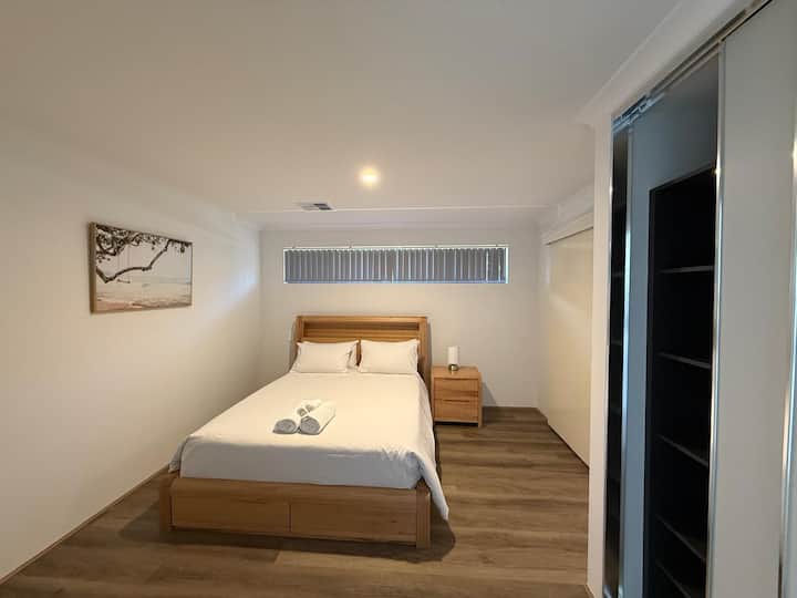 Luxurious Home Away From Home - Bassendean