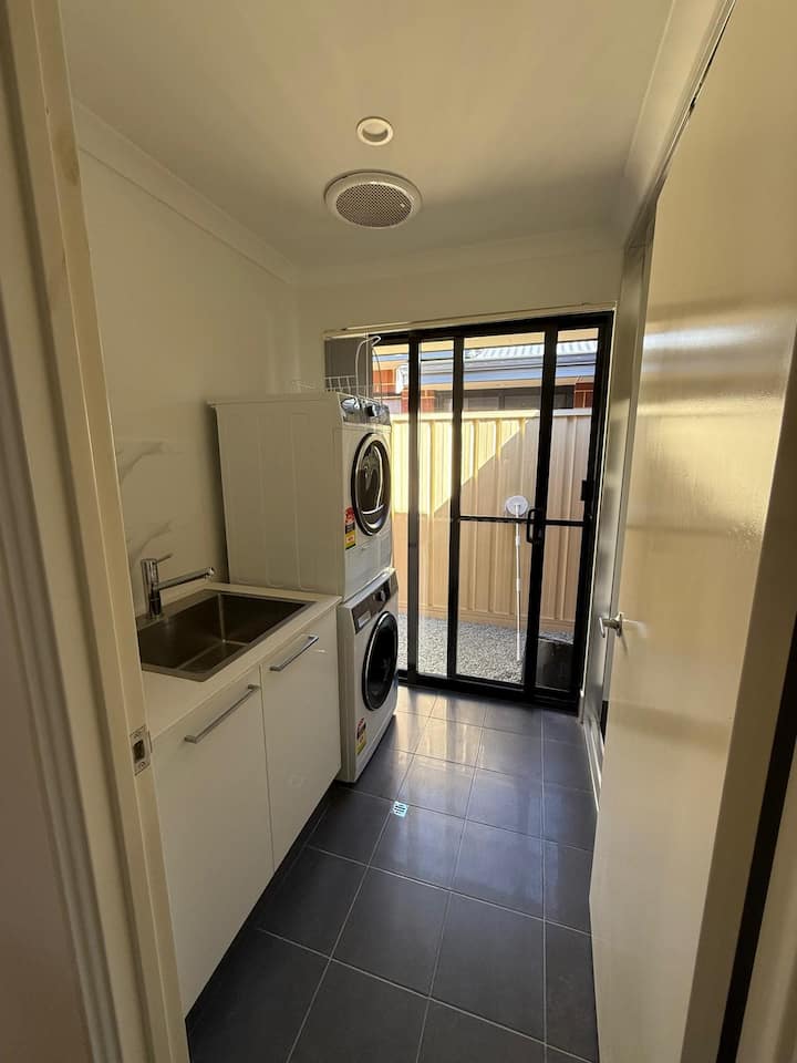 Luxurious Home Away From Home - オーストラリア ウッドブリッジ