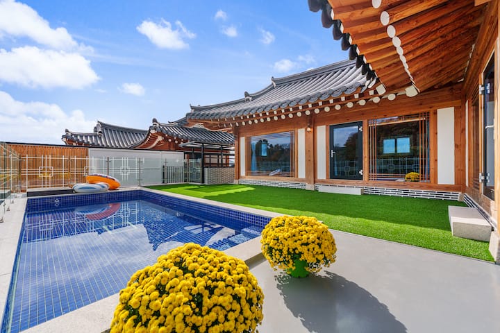 화랑한옥풀빌라 - Gyeongju-si