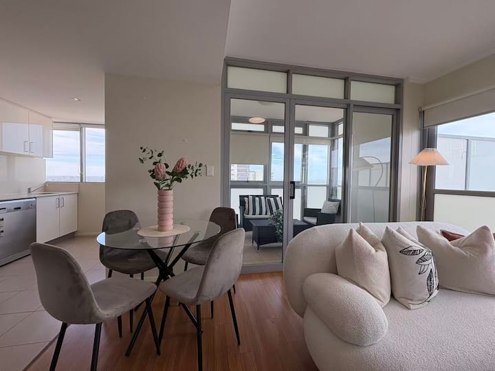 Central Burwood 2br Apt | Steps To Train Station - Auburn