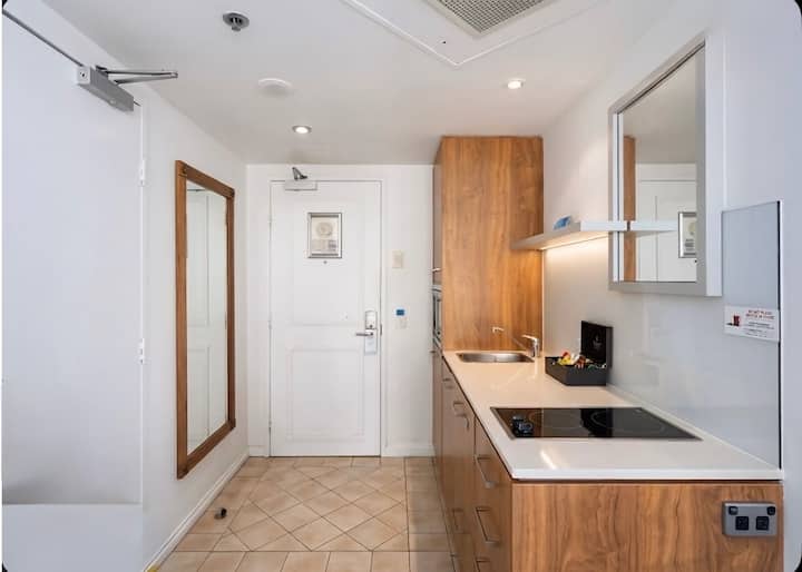 Stunning Oceanview - Beachfront Hotel Suite - Broadbeach