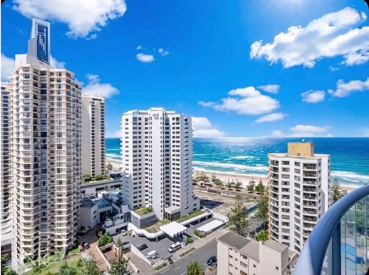 Stunning Oceanview - Beachfront Hotel Suite - Surfers Paradise