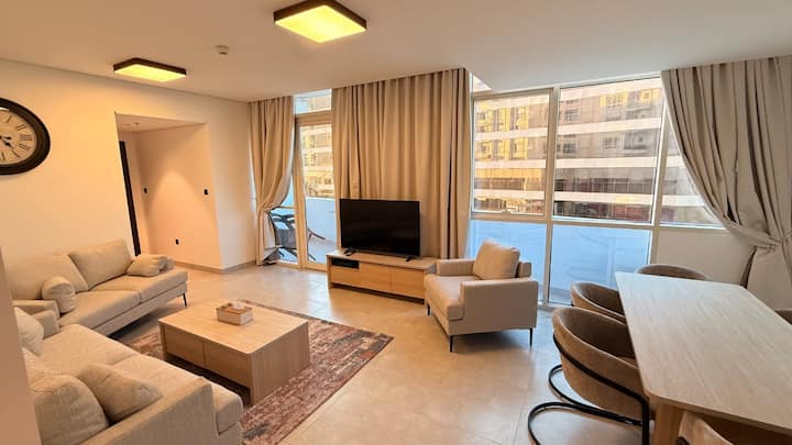 Stylish 2br •Hillsavenue

Private
Nearairport
Pool - Muscat