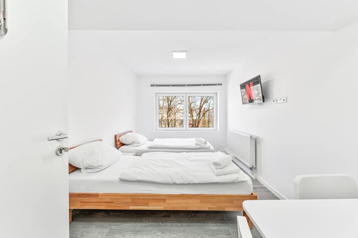 3 Bedrooms | Single Beds | Parking | Kitchen - Heidenheim an der Brenz