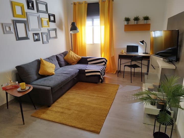 The Yellow Urban Escape - Puerto de la Cruz