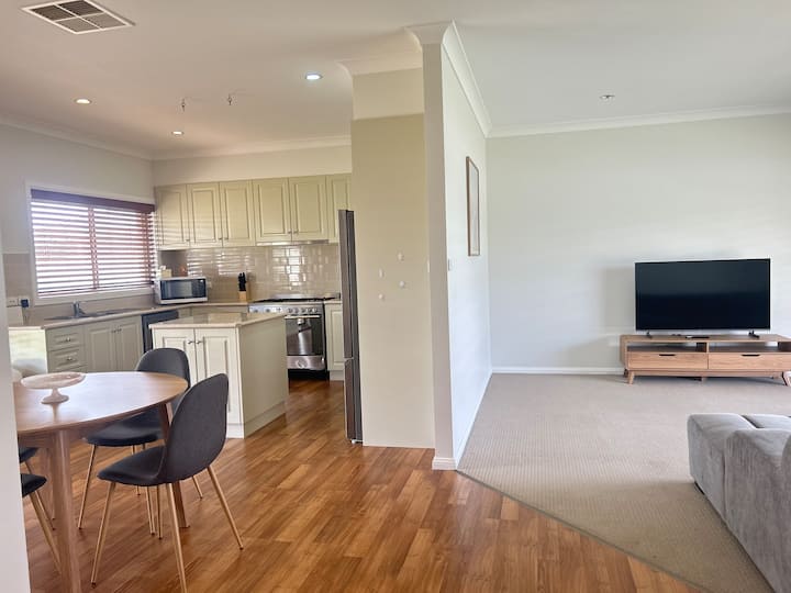 Perfect For Families - Junee