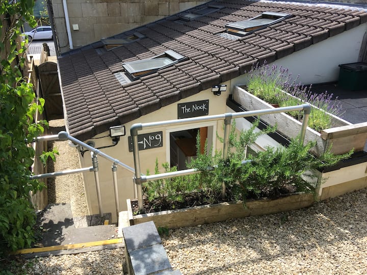 Funky Central Flat With Mezzanine And Parking - Bath