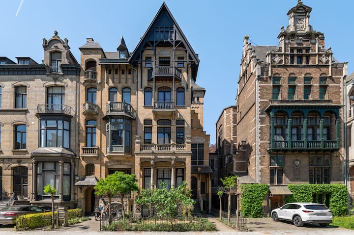 Suite Yellow - Antwerp, Belgium