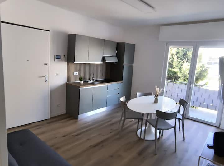 Appartamento Luminoso E Accogliete Con 2 Camere - Peschiera del Garda