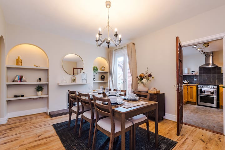 Chester City Centre | 3 Bed House | Free Parking - Chester, UK