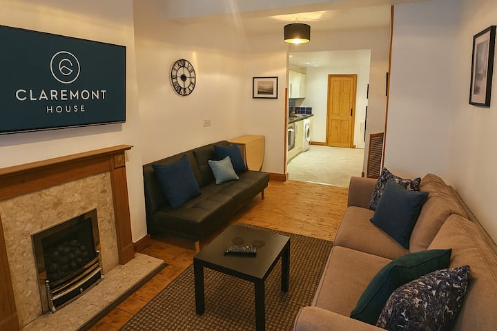 Claremont House – 2-bedroom Home, Sleeps 6 - Hull