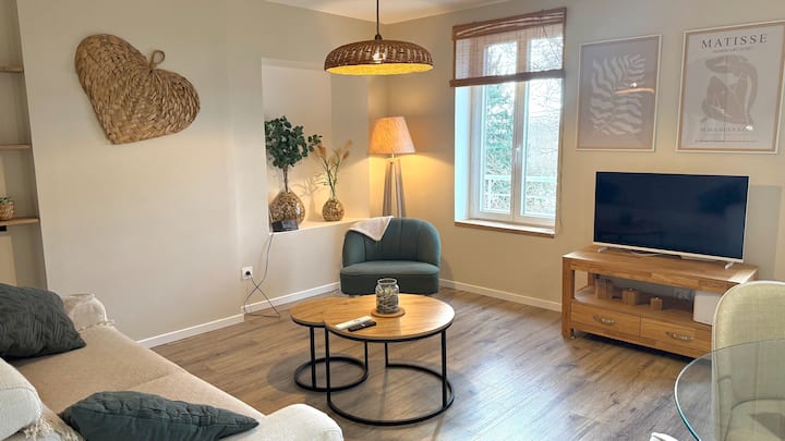 Le Gingko : T2 + Parking Privé / 50m De La Saône - Belleville, France