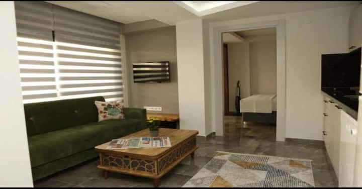 Narlıdere 'De  9 Eylül Hastanesine 5 Dk. 1+1 Daire - İzmir