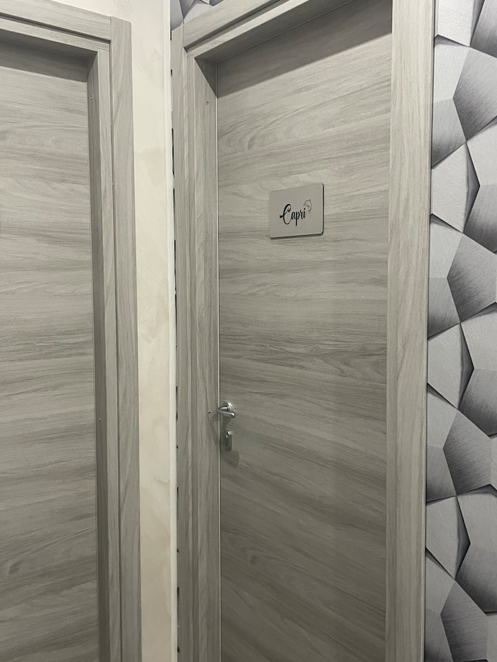 Rommrentalatfiumicinoairport
Camera Capri - Fiumicino