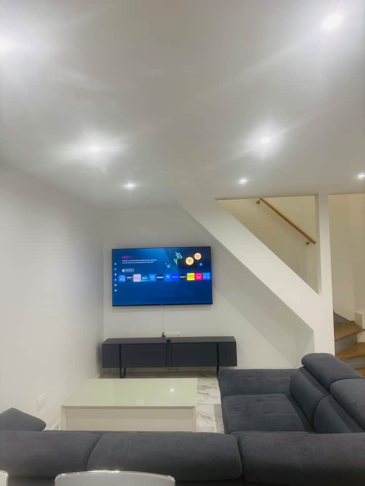 App Type Grand T2, Calme, Centre-ville De Nevers. - Nevers