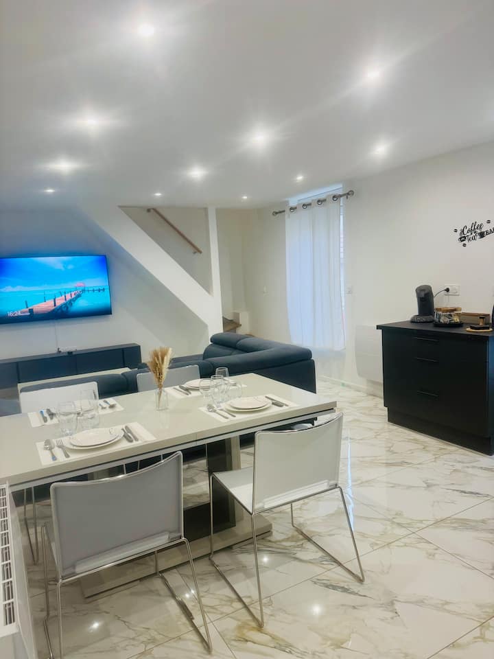 App Type Grand T2, Calme, Centre-ville De Nevers. - Nevers