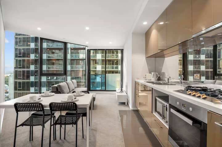 Cityside 2br Stay • Walk To Crown & Yarra River - Rod Laver Arena