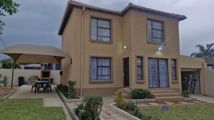 Nkwe Guesthouse - Lanseria