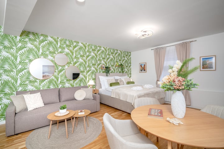 Nature Mood Studio | Central, Netflix, Xbox & Game - Prague