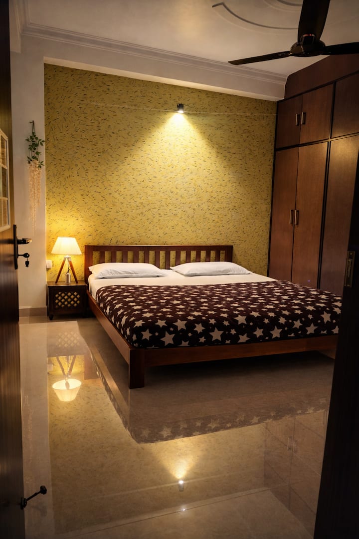 Calm Cove Homestay | Near Igi Airport - Delhi