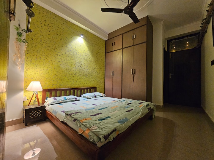 Calm Cove Homestay | Near Igi Airport - New Delhi