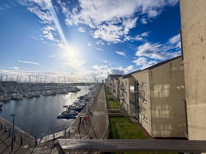 Marina View Apartment With Balcony & Sea Views - Saltcoats