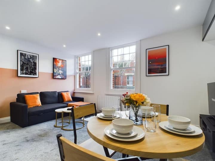 Sunset Penthouse - Sleeps 9 In Eastbourne - Eastbourne