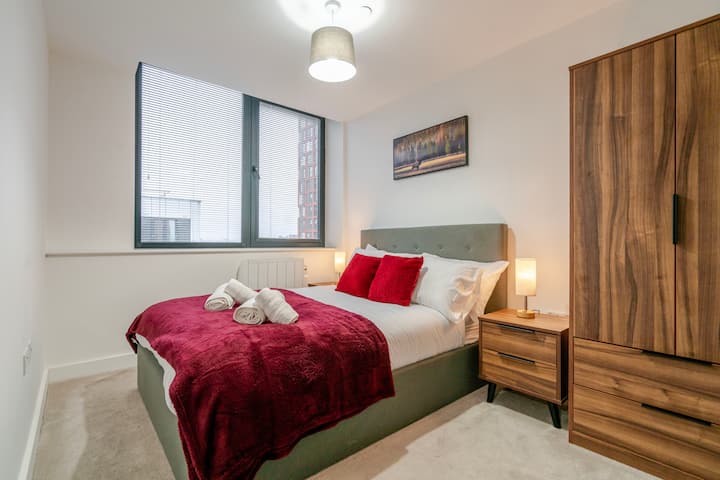 2bed|2bath|old Trafford|free Parking|contractors - Altrincham