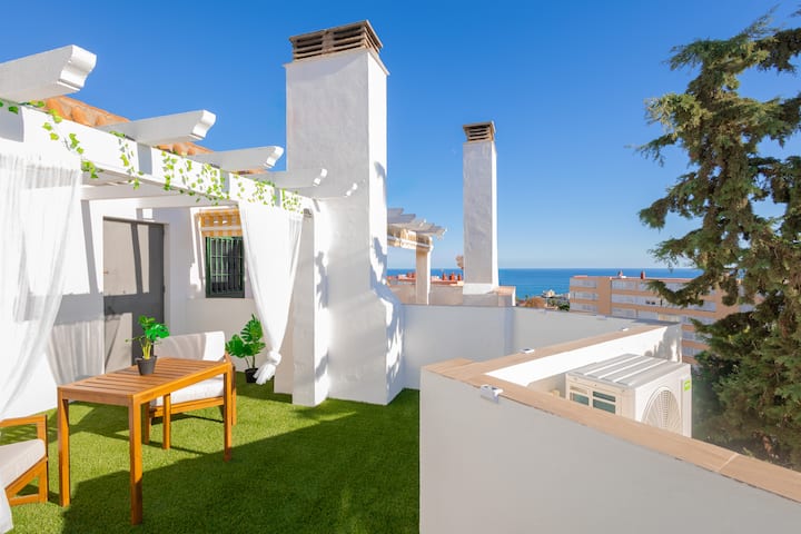 La Carihuela Beach - Views & Pool - トレモリーノス