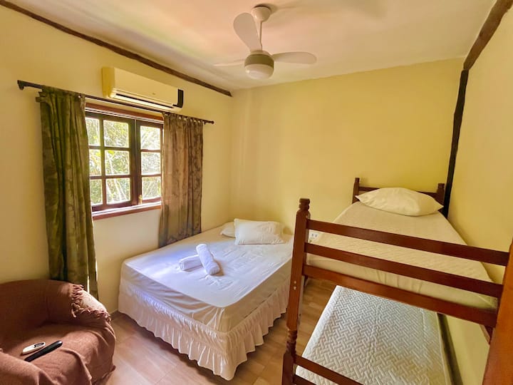 Suíte Com Cozinha Privativa Com Roupa De Cama - Ubatuba