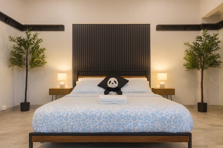 Luxury Spanish Cottage Room - Liverpool