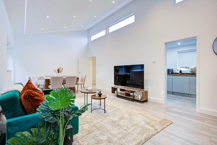 Long Stay Discounts - 3 Bdr 6 Bed 2 Bath W/ Drive - Colchester