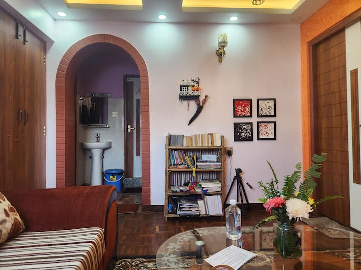 Private Top-floor Apartment With Home-theartre - 