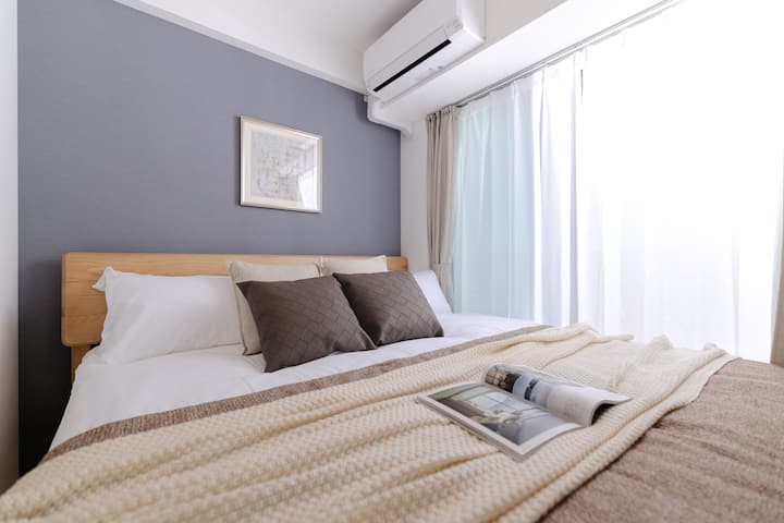 池袋商圈旁1.8米大床公寓【603】：电梯/电视/厨房微波炉冰箱/wi-fi/办公区域/浴缸/山手线 - Ikebukuro