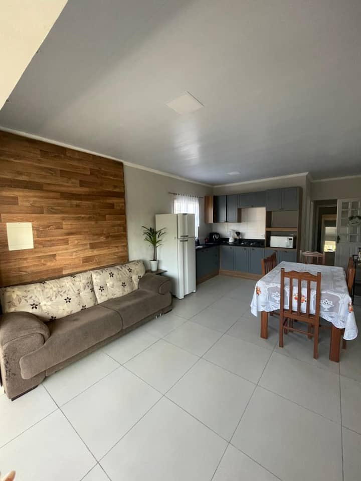 Prático E Aconchegante: Apartamento De 2 Quartos - Xangri-Lá