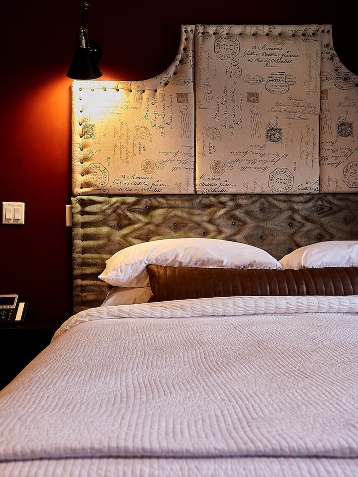 Deluxe King Room With Street View - Easton