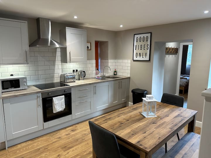 Dumpling Cottage - Sleeps 6 - Sheffield