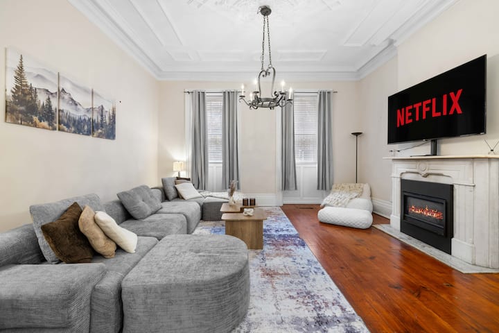 Villa Authentique | Allentown | Salon | Bureau - Buffalo, NY