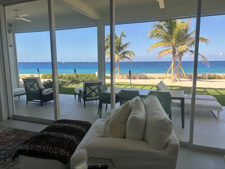Stunning Ocean Front Extended 3 Bed Condo Sleeps 6 - Cayman Islands