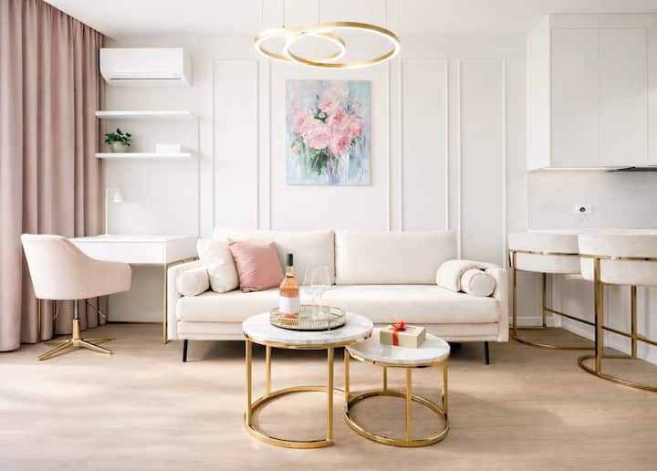 Luxury Apartment •24h Stay•parking+ev•1gbps Wifi - Wrocław