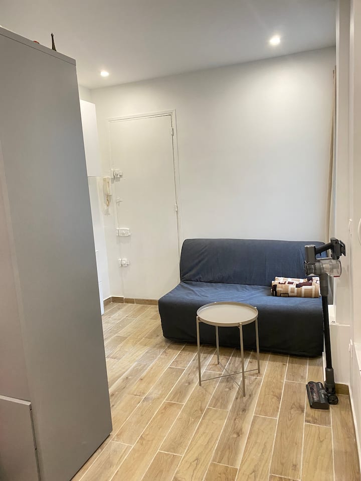 Studio éQuipé Pour Un Séjour Abordable à Paris - Paris
