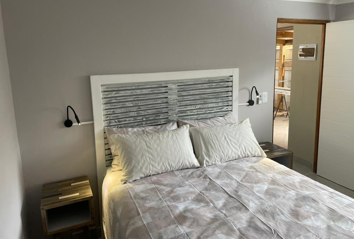 Sysie Cottage - Guest houses for Rent in Sedgefield, Western Cape ...