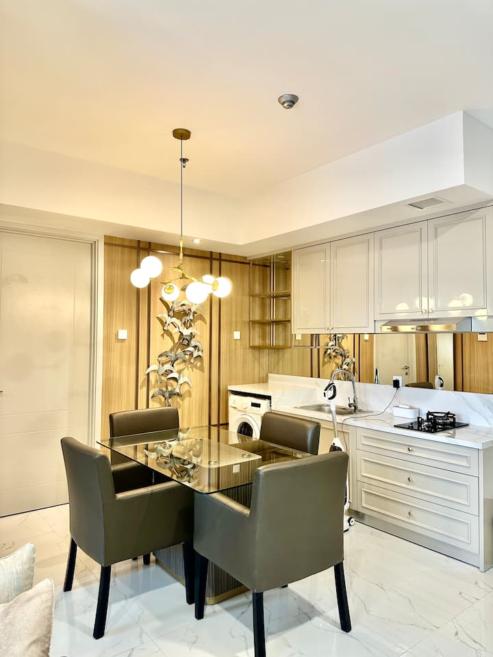 New Laviz Mansion Lux Pakuwon Mall Netflix - Surabaya