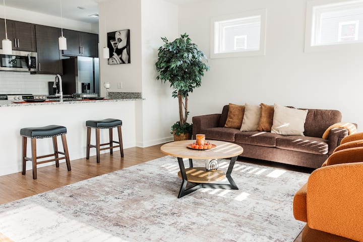 Modern & Spacious 2br Near River + Downtown Rva - Richmond, VA