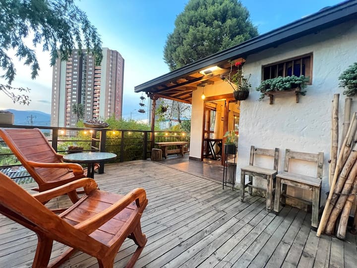 Eco-chalet Con Terraza Privada Y Vista - Envigado