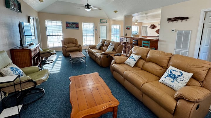 Matagorda-stunning Waterfront Views-swim Spa-pier - Matagorda, TX