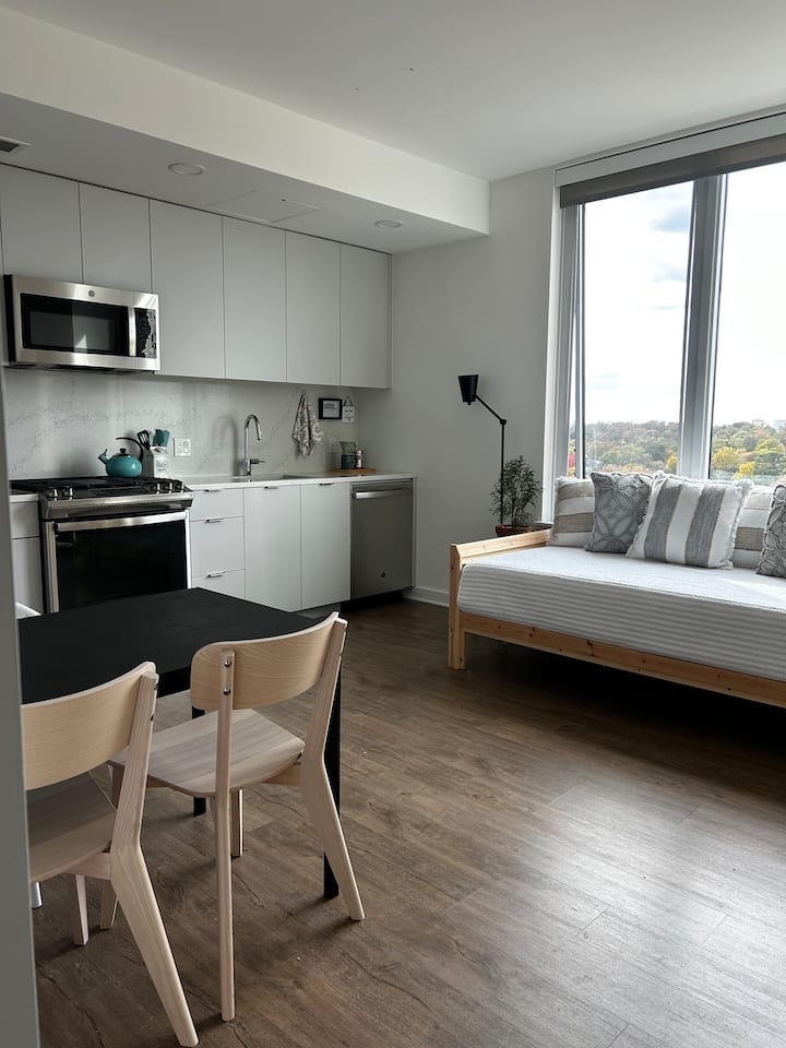 A Perfect Choice - Design, Comfort And Location! - Bethesda, MD