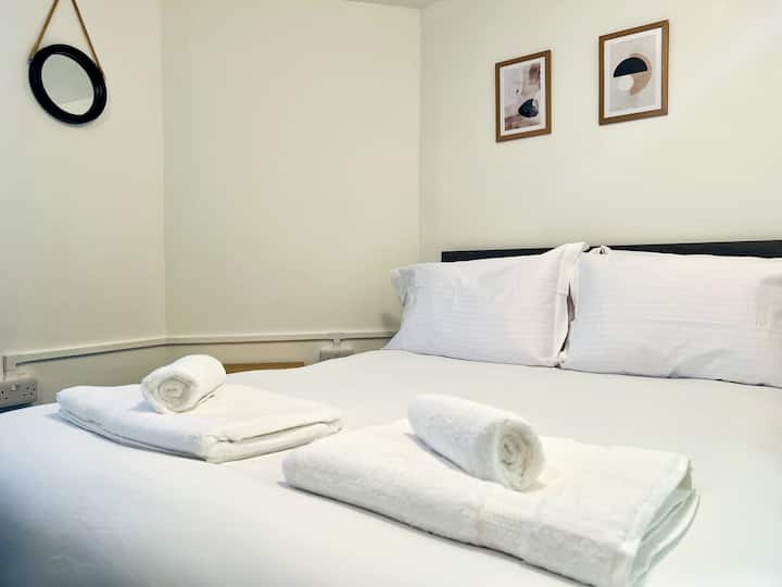 Comfy Suffolk Base With Parking & Fast Wi‑fi - Ipswich