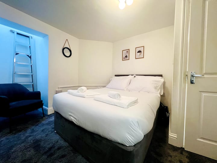 Private Ipswich Home | Free Parking & Wifi - Woodbridge, UK