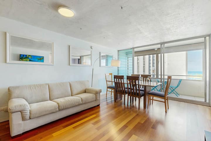 Walk Everywhere 2br Oceanview | Balcony | Pool - Honolulu, HI